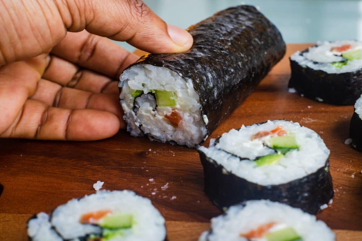 Receta sushi ¡Fácil y nutritiva! Paso a paso - Salud Diez